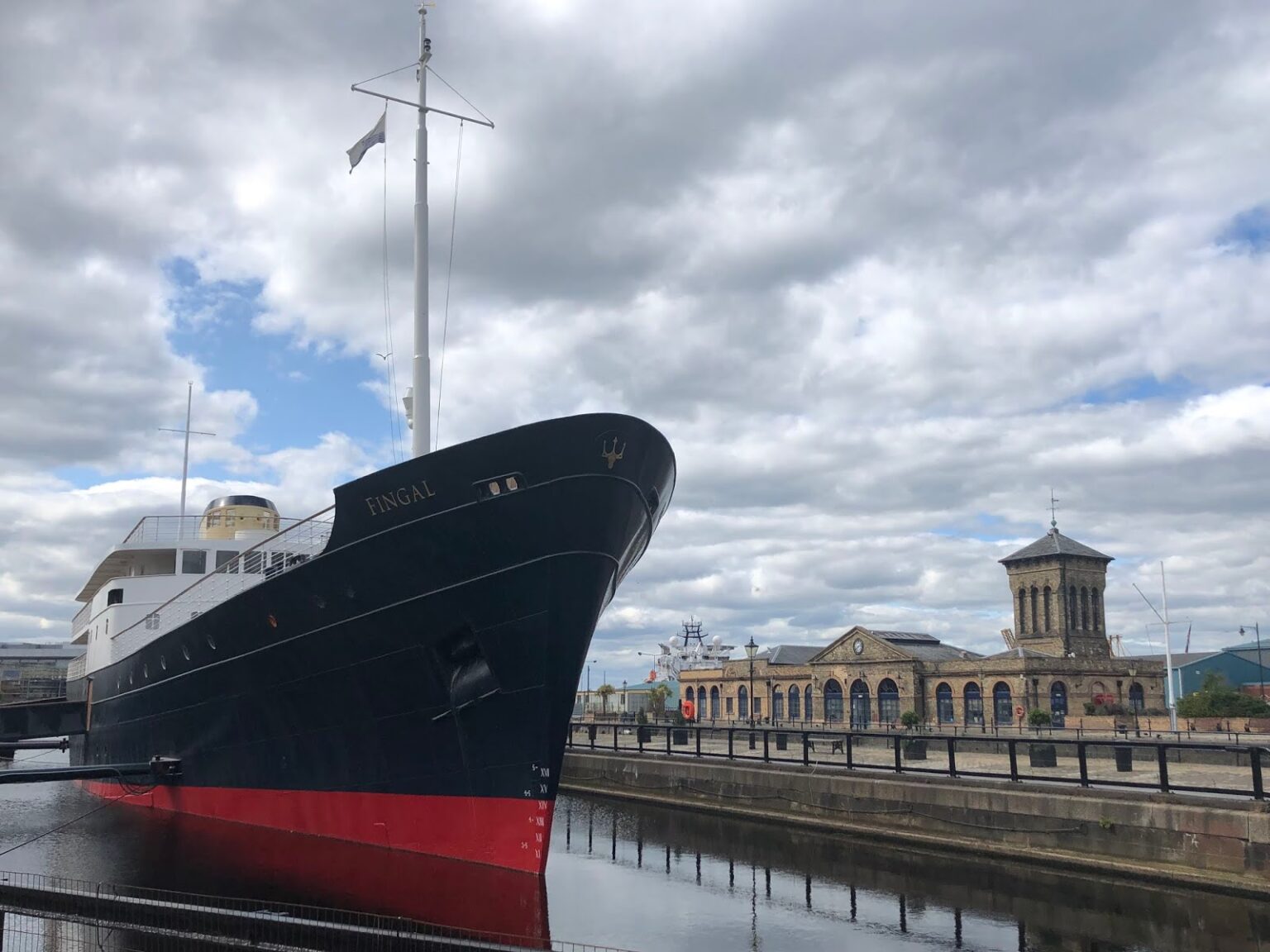 Romantic Places in Edinburgh: Top 10 Places For A Romantic Retreat