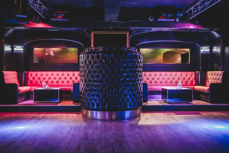 Top Rated Night Clubs In Edinburgh - Nightlife in Edinburgh